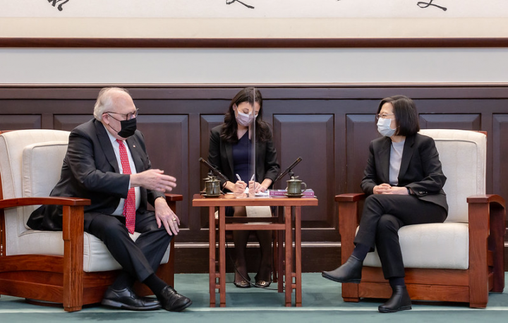President Tsai meets US Heritage Foundation founder Dr. Edwin Feulner ...
