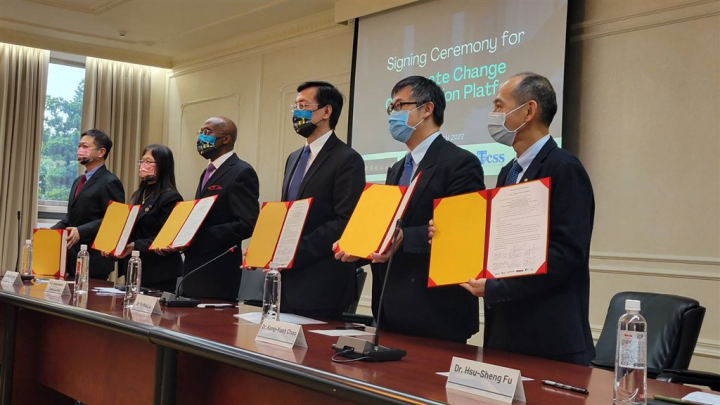 St. Lucia Embassy hosts ceremony on climate change cooperation|English ...
