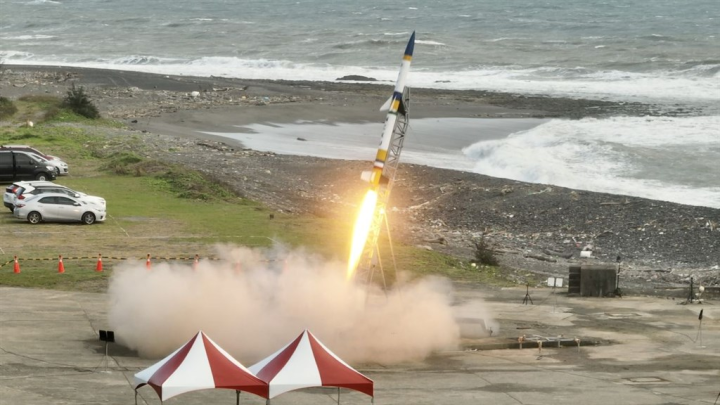 Taiwan university conducts successful test of two-stage hybrid rocket ...
