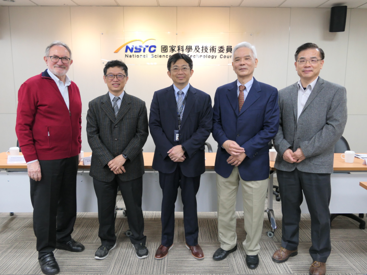 師法自然-跨域跨國團隊探索牙釉層奧秘 助益先進材料開發及牙科臨床治療|科技 | 僑務電子報