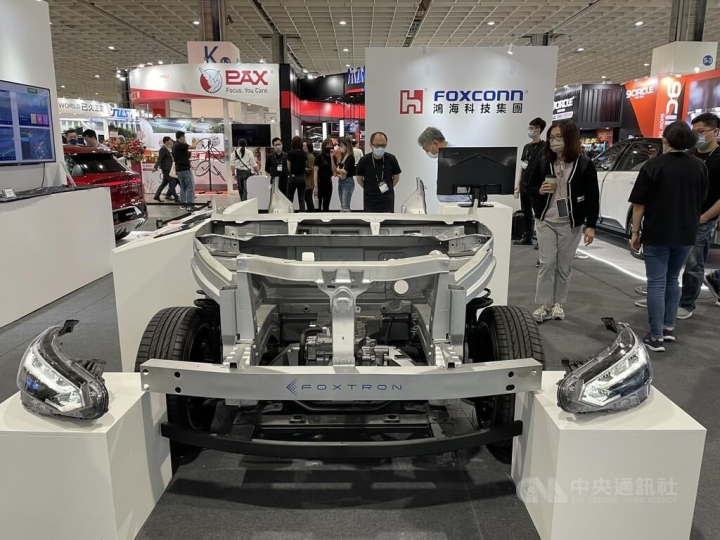 Hon Hai-led consortium to unveil small EV prototype in October|English ...