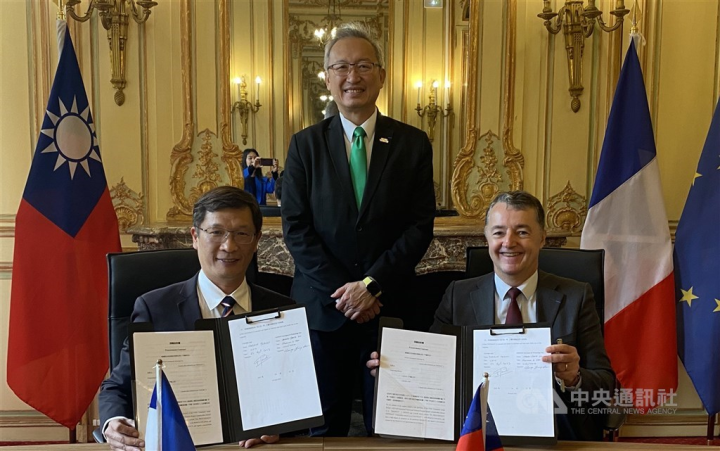 Franco-Taiwanese partnership inks deal to build 'China-free' drones ...