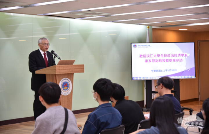 Chief Secretary Chang Liang-Ming Met Students from the Department of ...