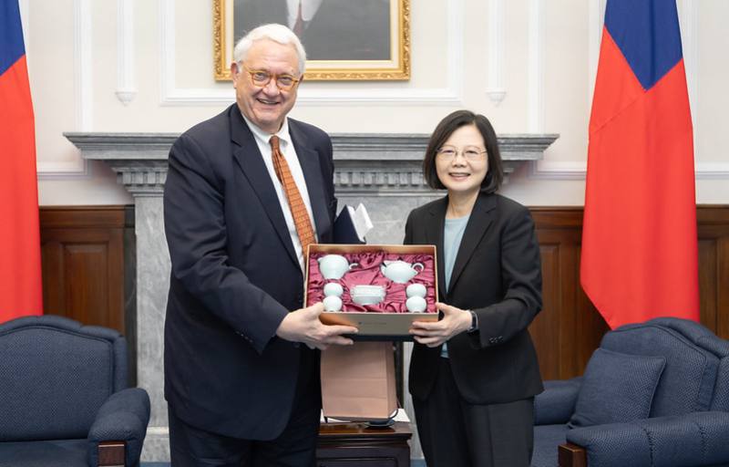 President Tsai meets Center for Strategic and International Studies ...