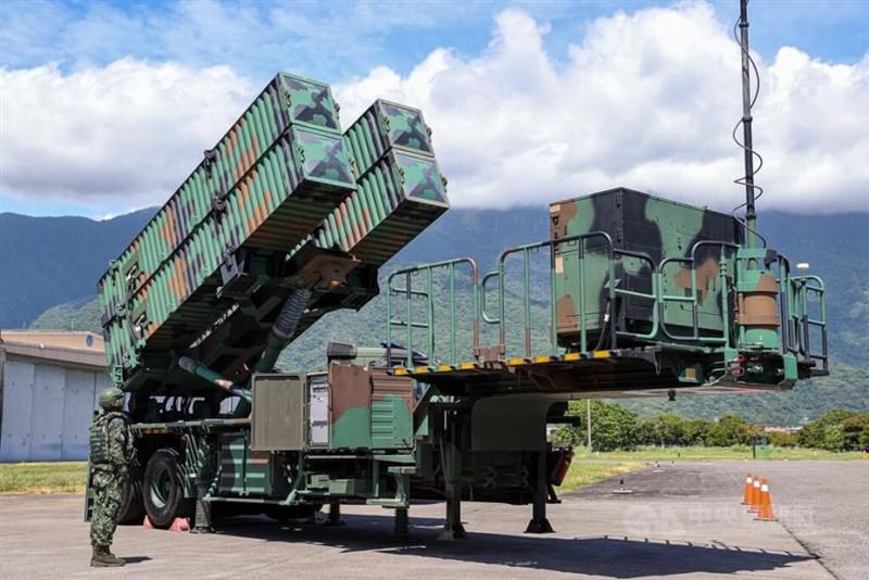 Taiwan to build 12 new domestic TK III missile sites by 2026|English ...