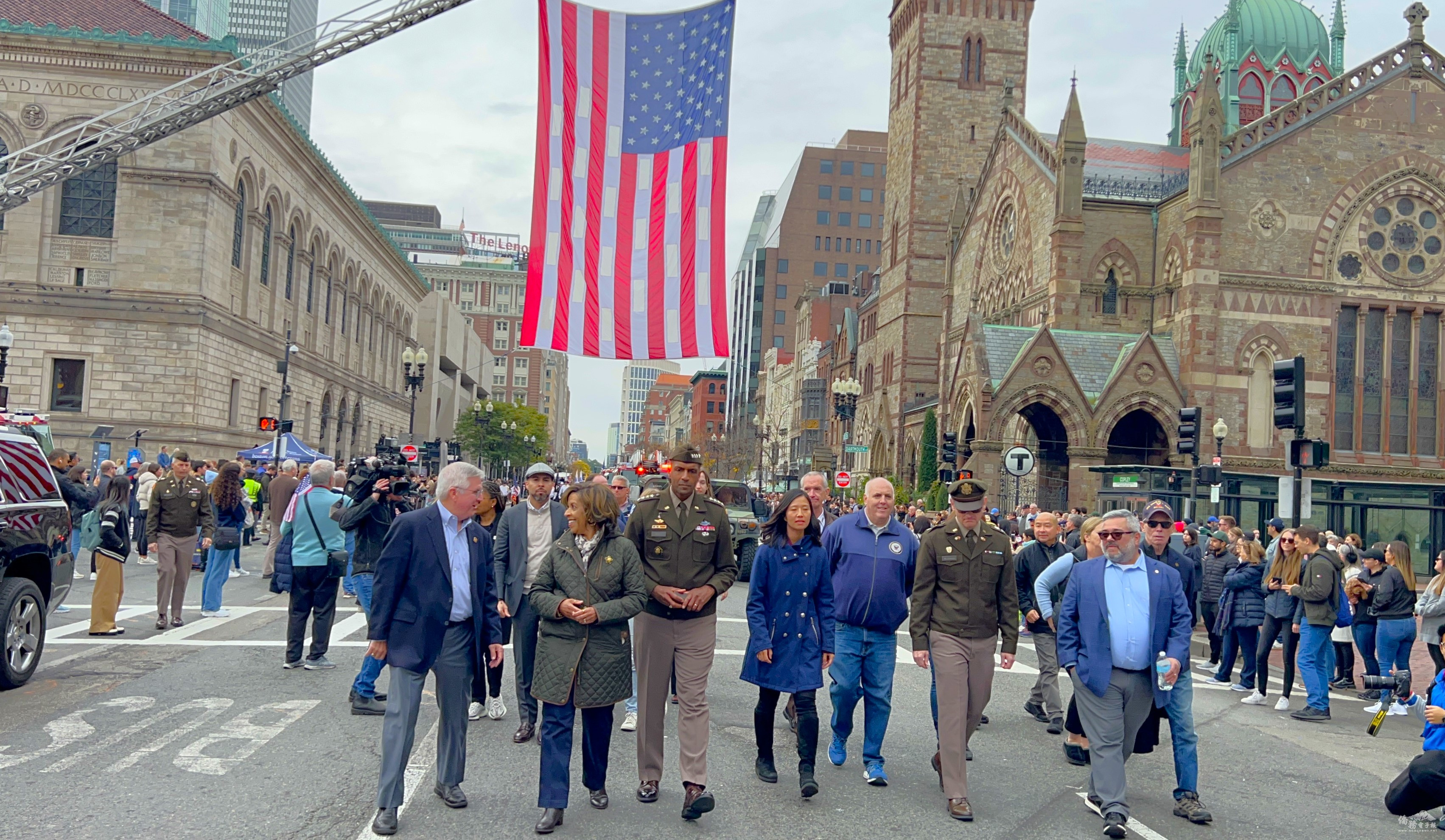 波士頓市盛大慶祝退伍軍人節遊行活動|北美洲 | 僑務電子報