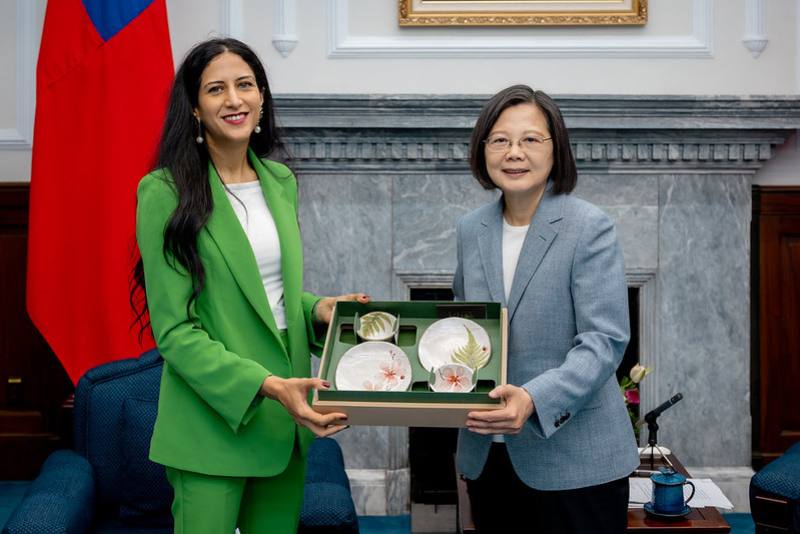 President Tsai meets World Medical Association President Lujain ...