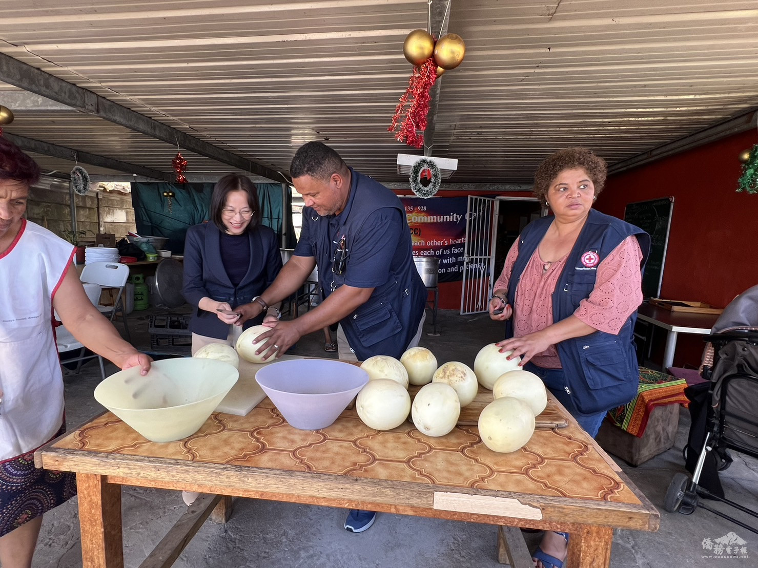 開普敦菩提園捐贈自產瓜果助貧民 發揮臺灣博愛精神|非洲 | 僑務電子報