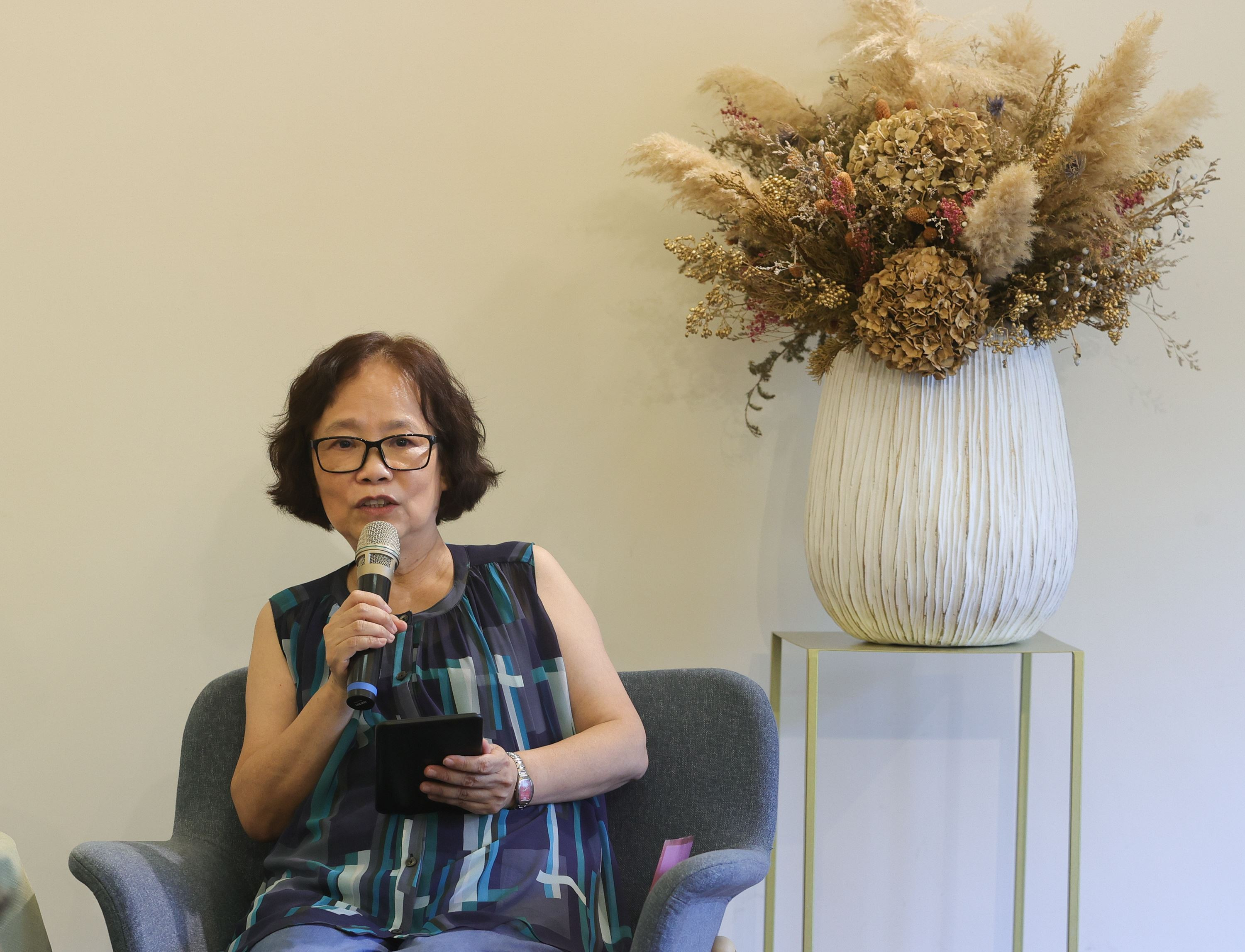 Cultural Features：Editor/Author | Lee Chin-lien|English News | 僑務電子報
