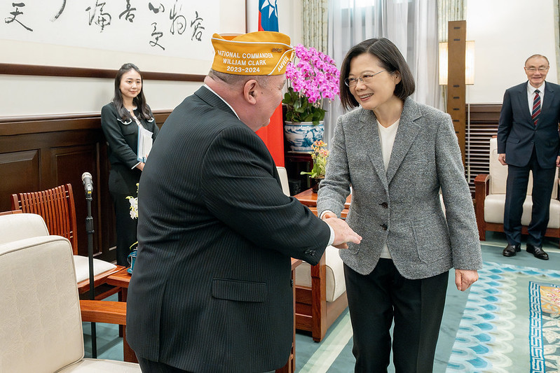 President Tsai meets American Veterans National Commander William Clark ...