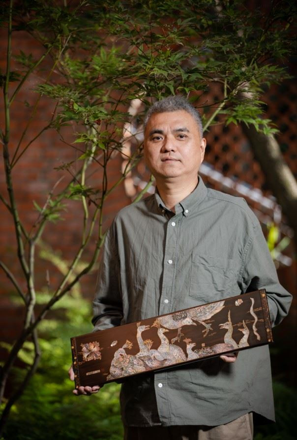 Cultural Features：Shell Inlay Artist | Chen Chen-fang|English News | 僑務電子報