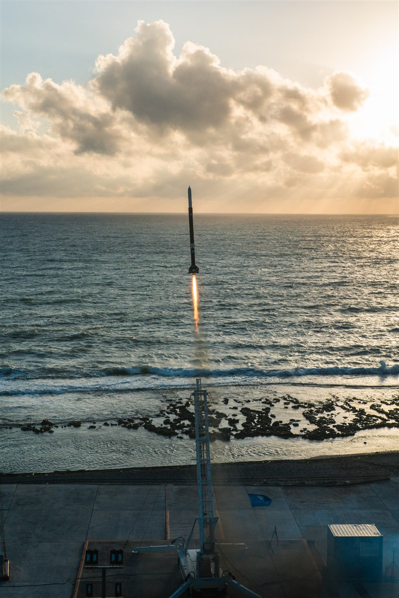 Taiwan's NYCU carries out 2nd successful domestic rocket launch|English ...